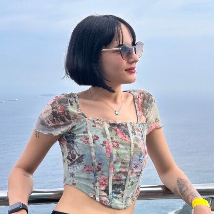 Liz Flores é uma farsa eBook : Mendes , Victoria: Amazon.com.br: Loja Kindle