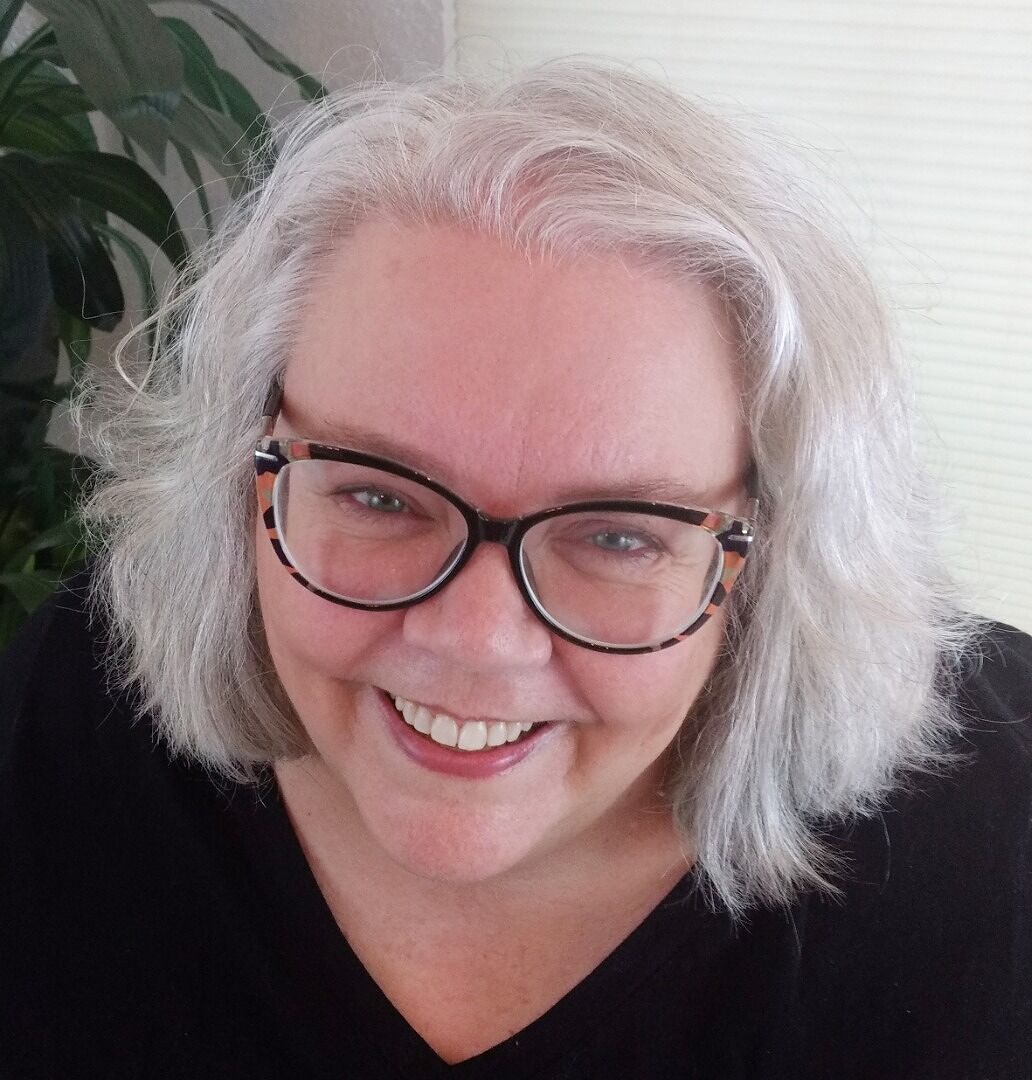 Amazon.com: Spirit Guide: A Gaslamp Ghost Mystery Volume 3 (Madame Chalamet Ghost Mysteries ...