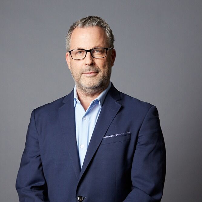 Amazon.com: Daniel Lowden: books, biography, latest update