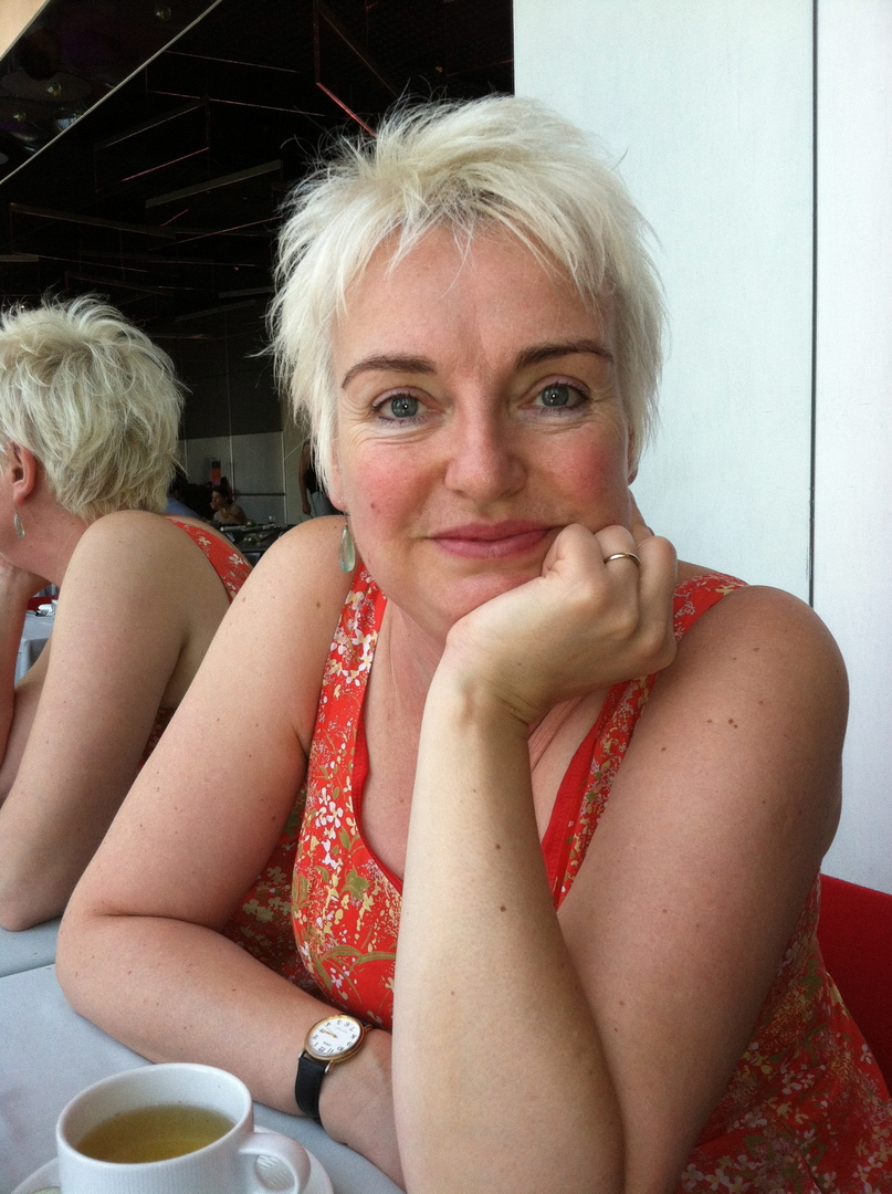 Amazon.com: QUIET NEIGHBOURS an unputdownable psychological thriller with a breathtaking twist ...