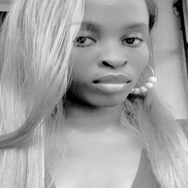 Amazon.com: The Alpha's mate : The cursed alpha eBook : Olise, Sonia : Kindle Store