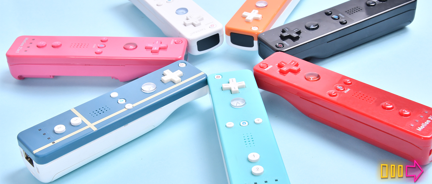 Amazon.com: 2 Pack Wii Controllers with Motion Plus, includes Black and ...