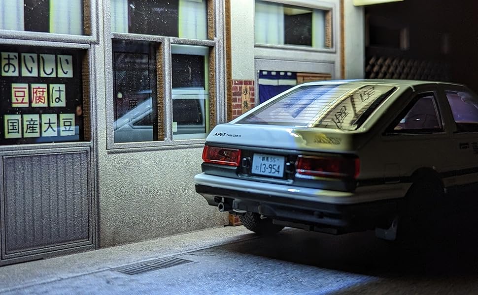 Lonyiabbi 1/32 Maquette de Scène de Magasin de Tofu Fujiwara avec Éclairage LED et Boîte d ...