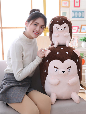 Amazon.co.jp: Sironoa ハリネズミ 抱き枕 大きい ぬいぐるみ かわいい リアル 動物 まくら 癒し ふわふわ 柔らかい 背当て 添い寝枕 昼寝 クッション 彼女 子供 ...