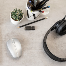 CHERRY GENTIX BT, Kabellose Bluetooth-Maus, Multi-Device-Funktion für bis zu 3 Geräte ...