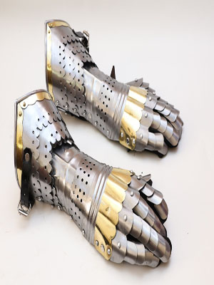 Amazon.com: QUALITYMUSICSHOP Handicrafts Armor Pair Brass Accents ...