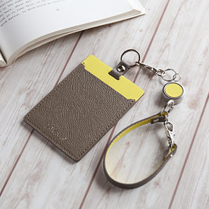 Amazon | [Jamale] ID カードホルダー パスケース レディース 日本製 ブランド：ベージュ | 定期入れ