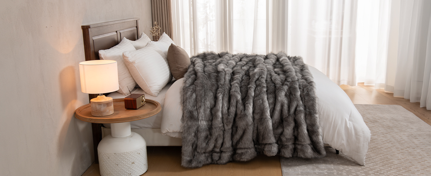 Amazon.com: HOMFINE Luxury Faux Fur Blanket - Super Thick Warm Long ...