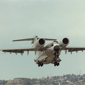 Boeing YC-14: US Air Force Experimental STOL Aircraft (Legends of Warfare: Aviation, 60 ...