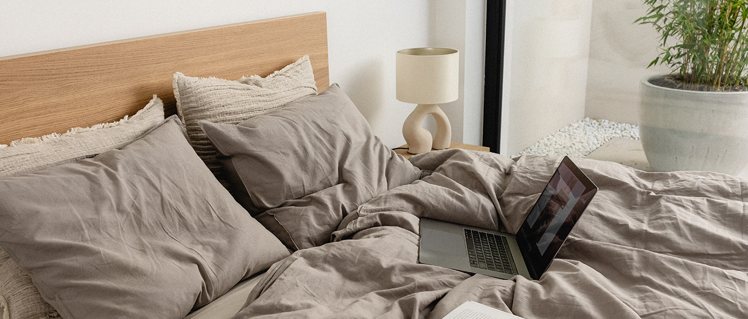 Amazon.com: KOMFOTT Twin Size Low Loft Bed, Kids Loft Bed Frame with Movable Storage Shelves ...