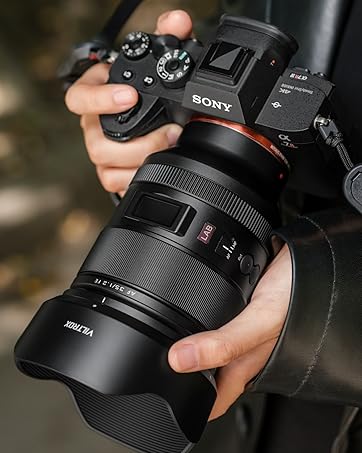 Amazon.com : Viltrox AF 135mm F1.8 LAB FE Full Frame Lens for Sony e Mount, Dual Floating Focus ...