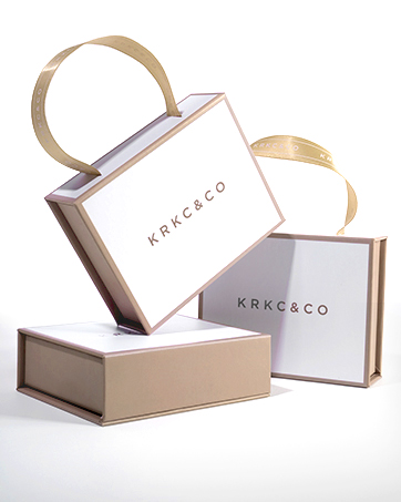 KRKC&CO Moissanite Kreuz Kette für Damen: 0,09ct D-Farbe VVS1, 925 Vermeil Sterling Silber ...