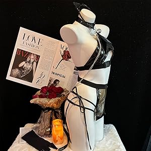 Amazon.co.jp: [SENMHS] 猫耳SMメイド セクシーコスプレ 胸空きPUレザーボディコン 拘束調教キャット 過激エロかわ 7点セット（カチューシャ・トップス・Tバック・手袋 ...