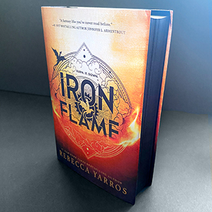 Iron Flame (The Empyrean, 2): Yarros, Rebecca: 9781649374172: Amazon.com: Books