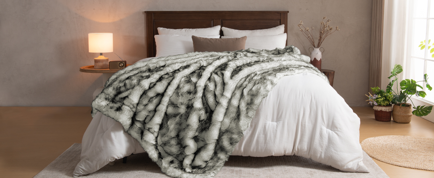 HOMFINE Luxury Faux Fur Throw Blanket - Long Fluff Fuzzy Super Thick ...