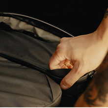 Amazon.co.jp: 【国内正規品】Peak Design(ピークデザイン) カメラキューブ V2 スモール BCC-S-BK-2 : 家電＆カメラ