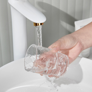 Amazon.com: Bathroom Glass Cup, Aomasi Transparent Toothbrush ...