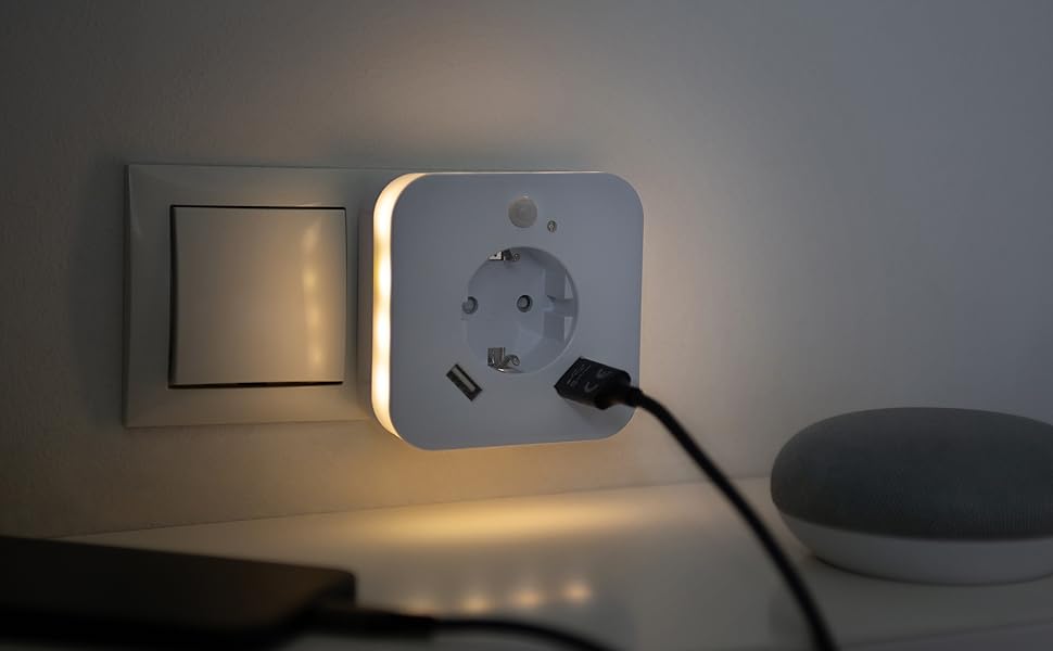 LED-Nachtlicht mit Bewegungsmelder und Steckdose, 2x USB 2.4A, weiß, automatischer Lichtsensor ...