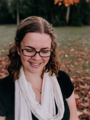 Amazon.com: The Sword in His Hand (The Darcentaria Duology Book 1) eBook : Fischer, J. J ...