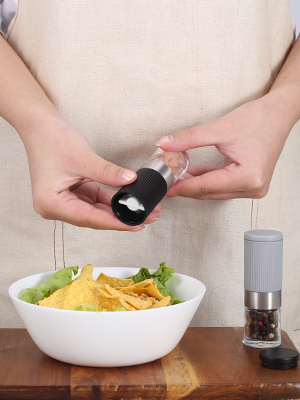 Amazon | VKCHEF ペッパーミル ミニ ソルトミル 胡椒 ミル 岩塩 ミル 軽い調味料ミル セラミック 小型ポータブル スパイスミル 粗細調節 胡椒挽き 保存ポーチがある 携帯便利 ...