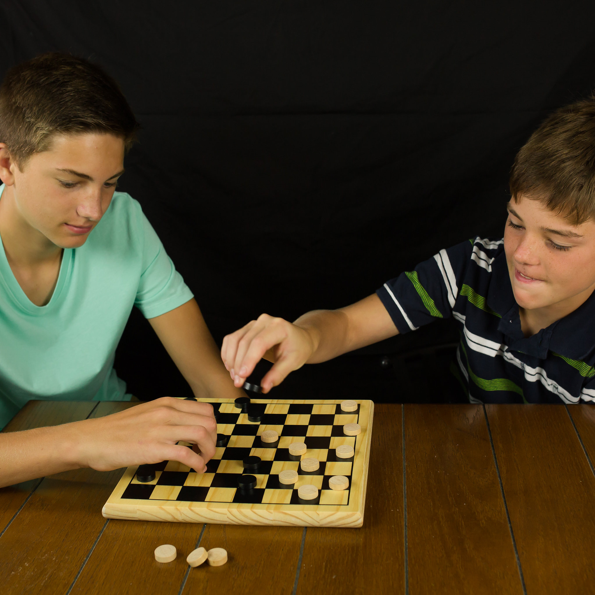 Amazon.com: Intex Syndicate LTD Wooden Checkers: Toys & Games