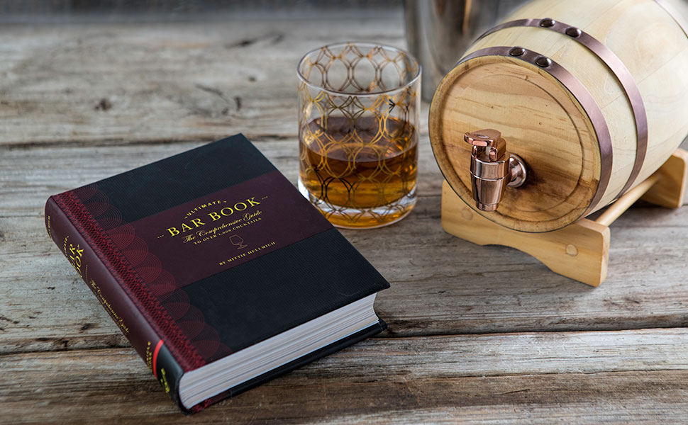 The Ultimate Bar Book: The Comprehensive Guide to Over 1,000 Cocktails eBook : Hellmich, Mittie ...