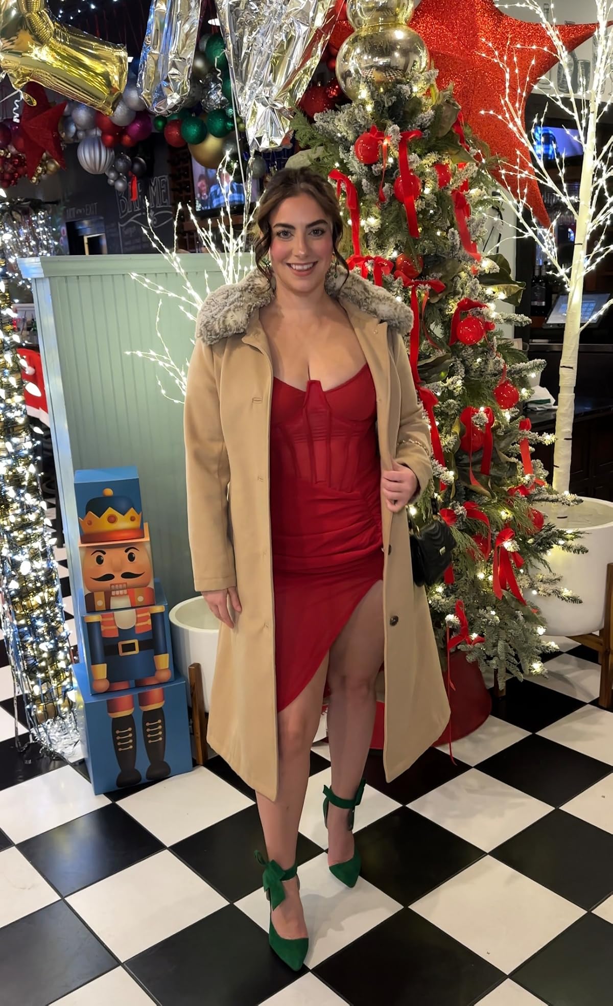 Kelly Monroe's Amazon Page