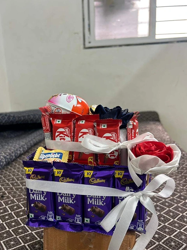Buy Sweet Surprise Chocolate Gift Hamper | dreamcatcherhampers