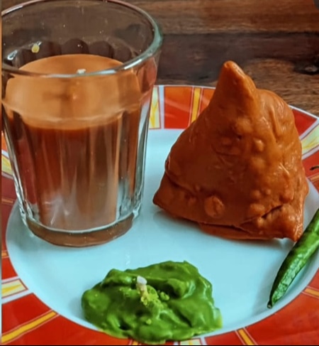 Buy Delicious Samosa and Masala tea Combo | ROCH Aroma