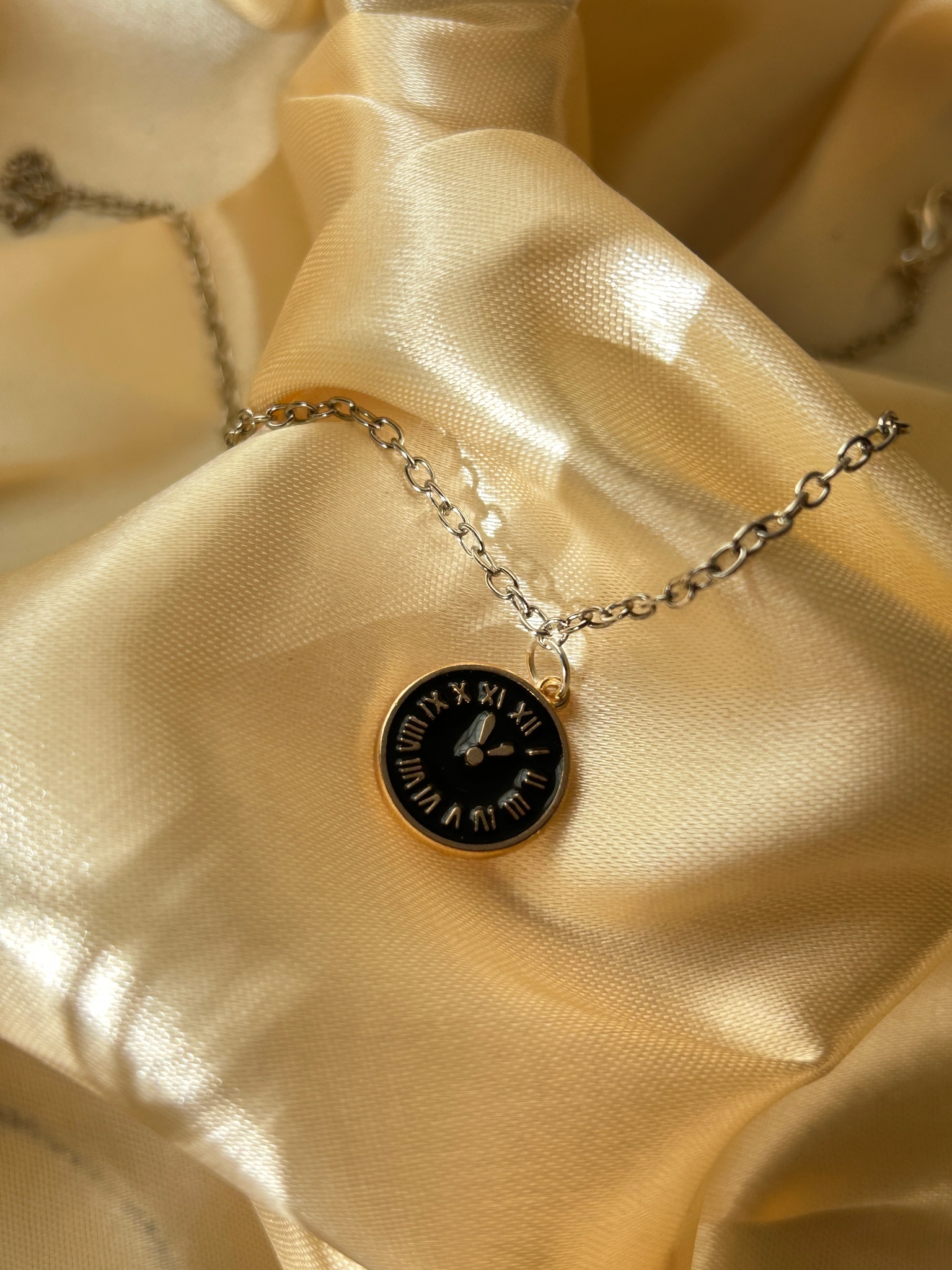 Buy Vintage Clock Neck chain | OutFlick