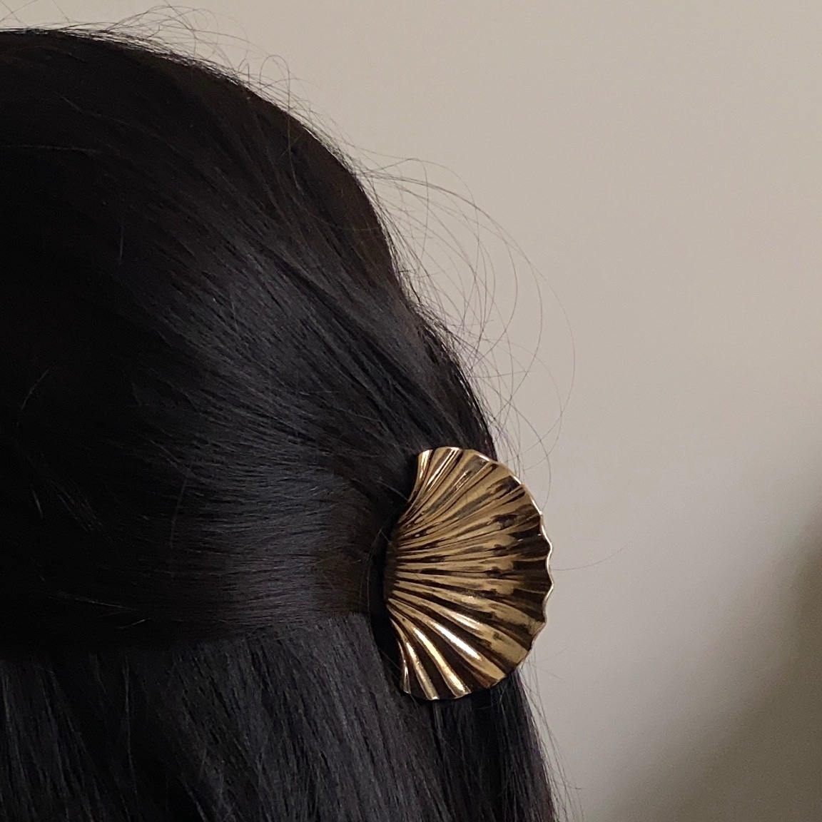 Buy Shell Claw Clip | Meraya