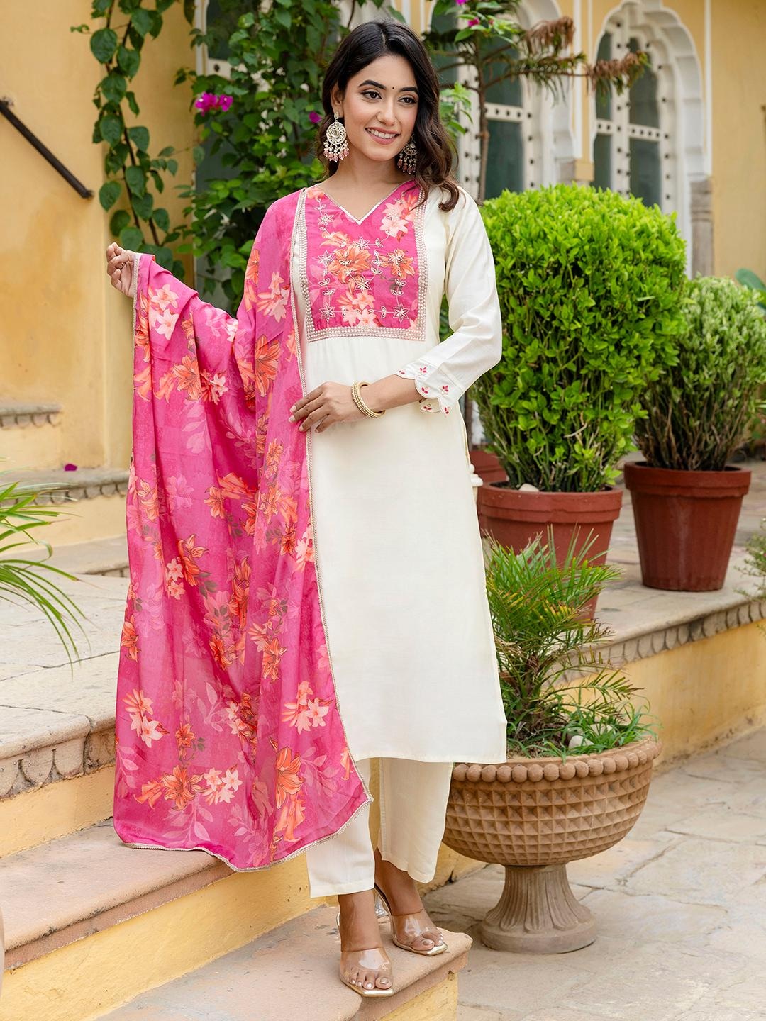 Buy Pink Chanderi With Cotton Lining Embroidered Straight Kurta With ...