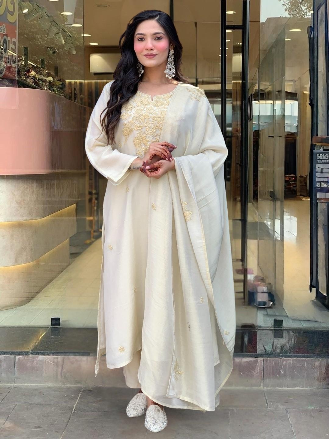 Buy Cream Chanderi Silk Embroidered Straight Kurta With Chanderi Pant And Chanderi Silk Dupatta ...